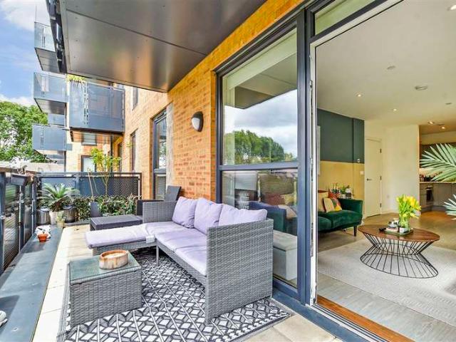 2 Bedroom Flat