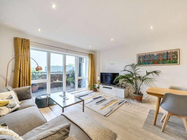 2 Bedroom Flat