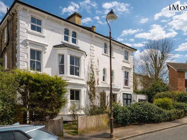 2 Bedroom Flat