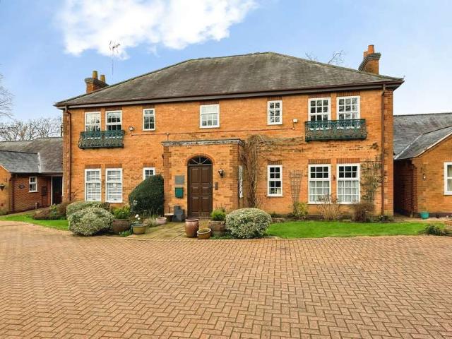 2 Bedroom Flat
