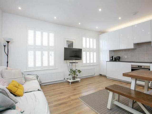 2 Bedroom Flat