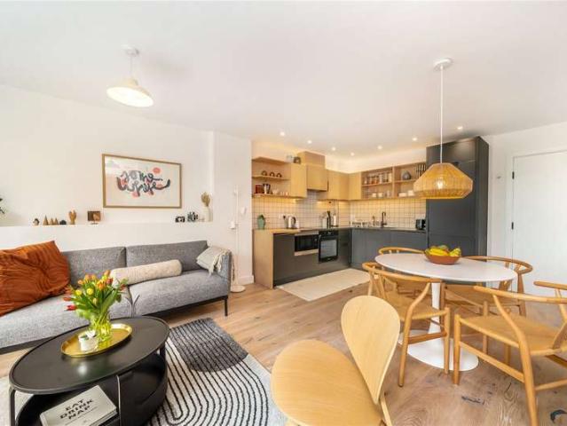 2 Bedroom Flat
