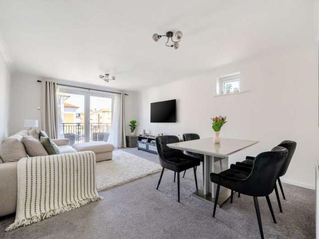 2 Bedroom Flat