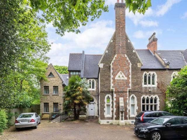 1 Bedroom Studio Flat