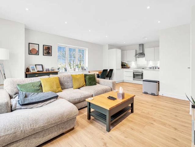 2 Bedroom Flat