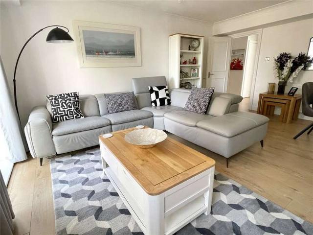2 Bedroom Flat