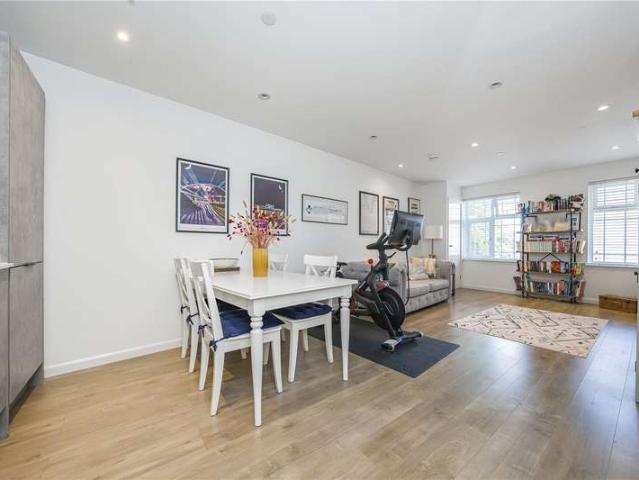 2 Bedroom Flat