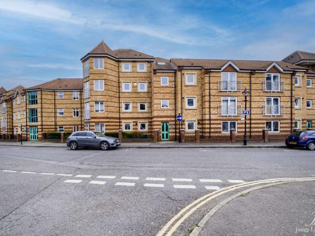 2 Bedroom Flat