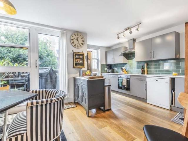 2 Bedroom Flat