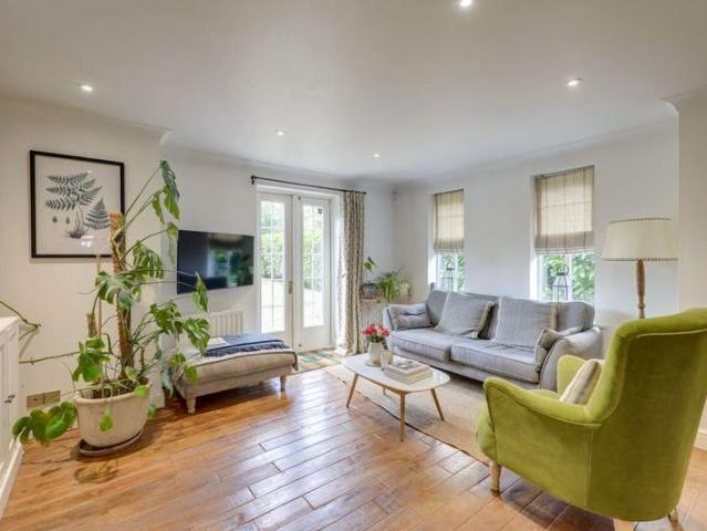 2 Bedroom Flat
