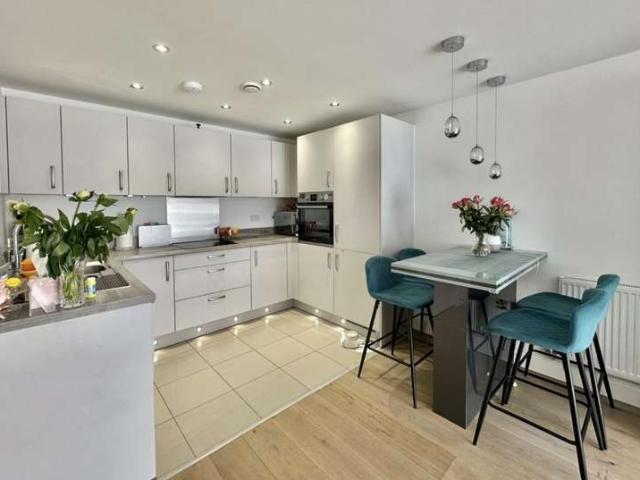 2 Bedroom Flat