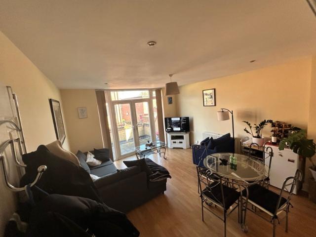 2 bedroom flat