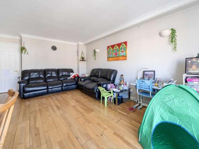 2 Bedroom Flat
