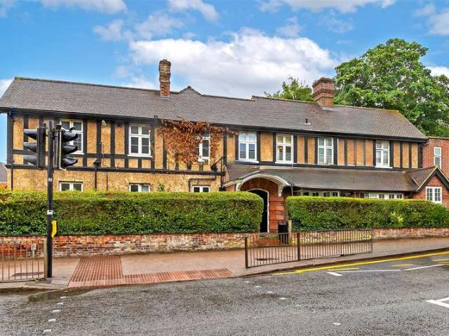 2 Bedroom Apartment Flat