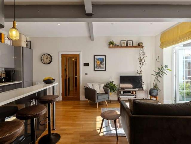 2 Bedroom Flat