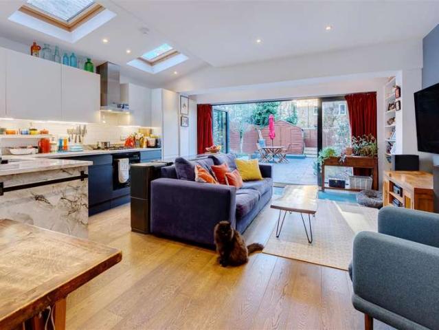 2 Bedroom Flat