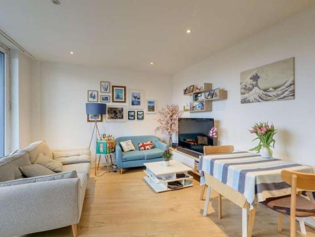 2 Bedroom Flat
