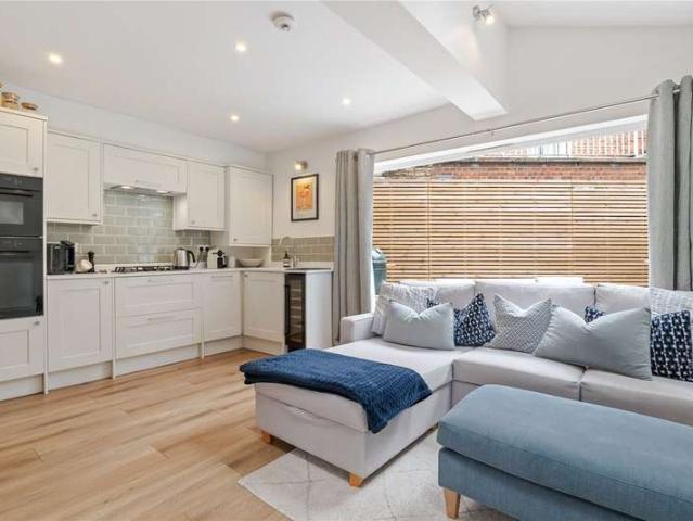 2 Bedroom Flat