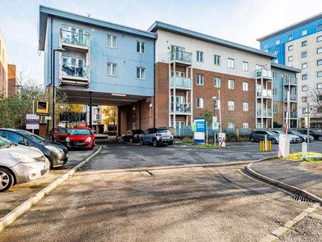 2 Bedroom Flat