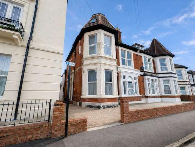 2 Bedroom Flat