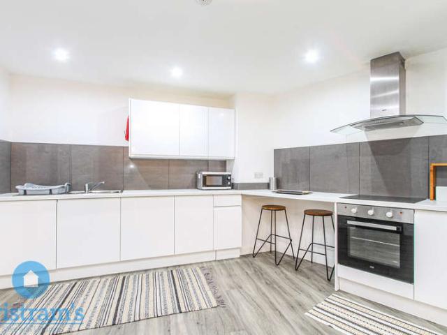 2 Bedroom Flat