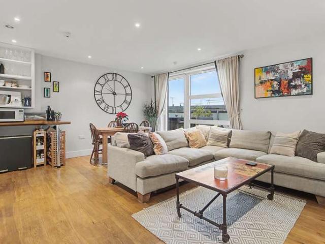 2 Bedroom Flat