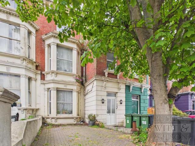 2 Bedroom Flat