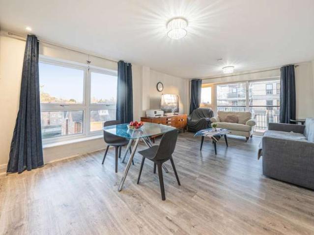 2 Bedroom Flat