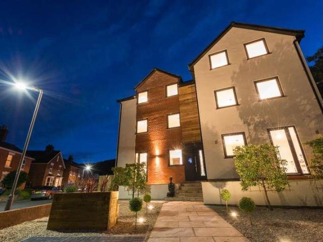 2 Bedroom Flat