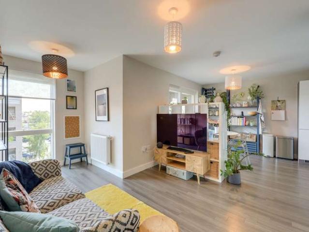 2 Bedroom Flat