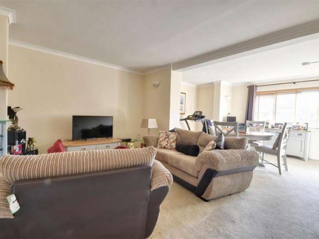2 Bedroom Flat