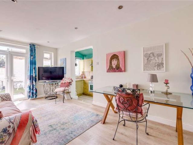 2 Bedroom Flat