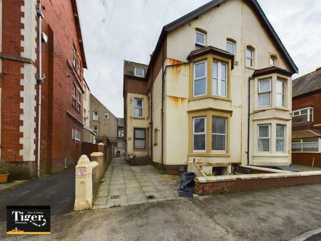 2 Bedroom Flat