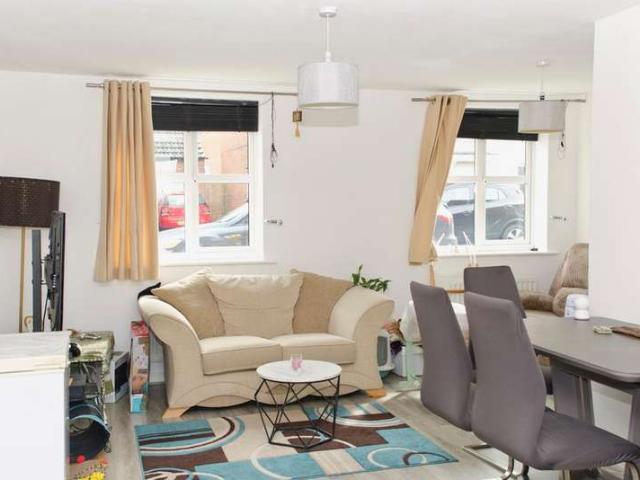 2 Bedroom Flat