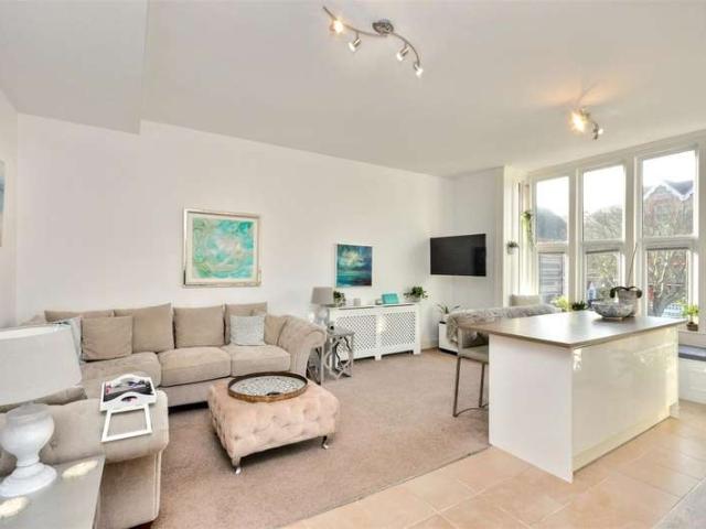 2 Bedroom Flat