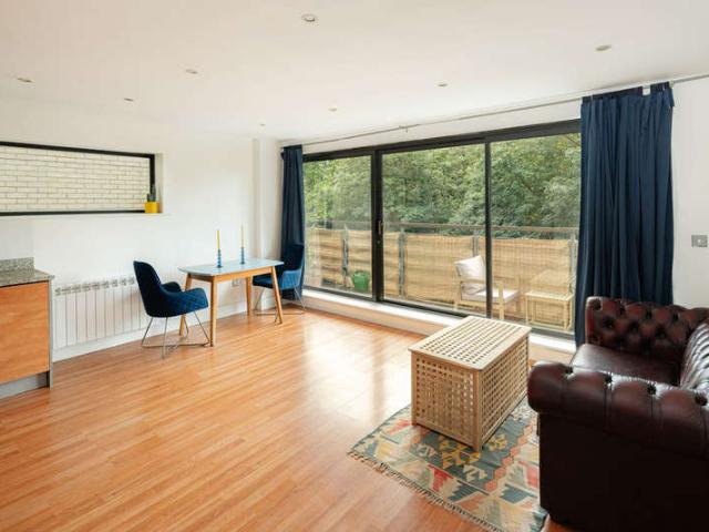 2 Bedroom Flat