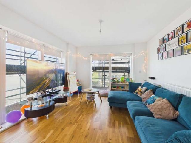 2 Bedroom Flat