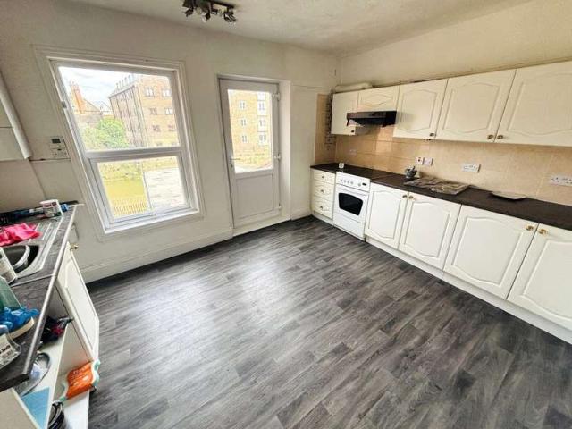 2 Bedroom Flat