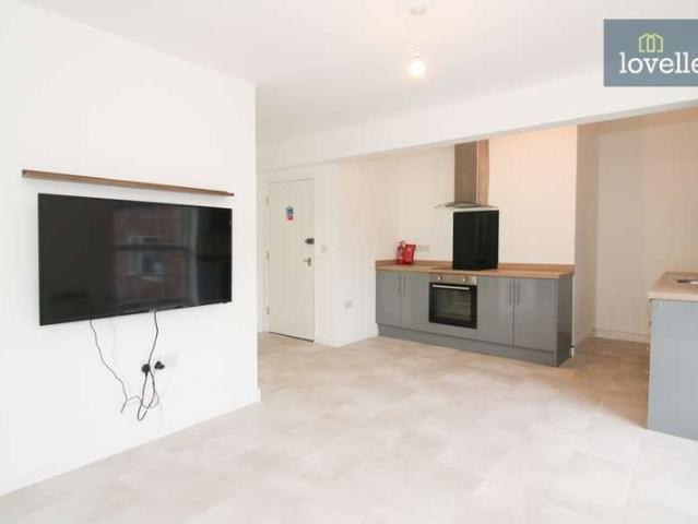 2 Bedroom Flat