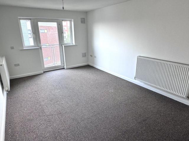 2 bedroom Flat