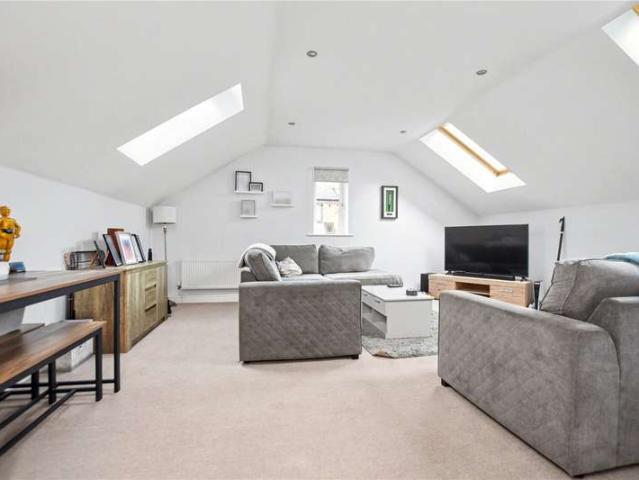 2 Bedroom Flat