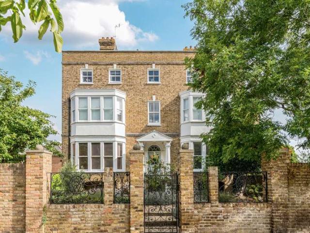 2 Bedroom Flat
