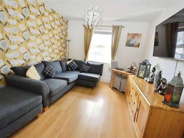 2 Bedroom Flat