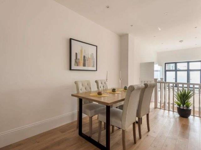 2 Bedroom Flat