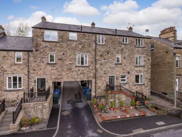 2 Bedroom Flat