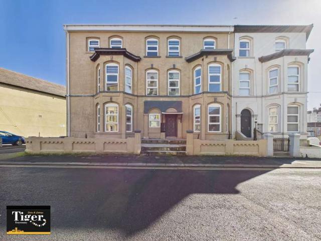 2 Bedroom Flat