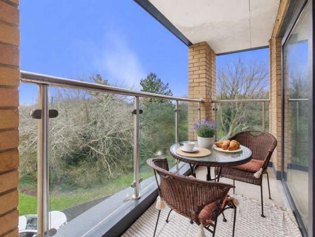 2 Bedroom Flat