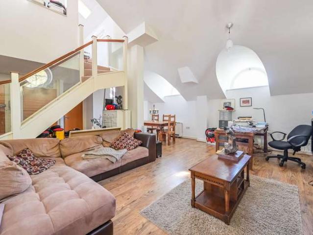 2 Bedroom Flat