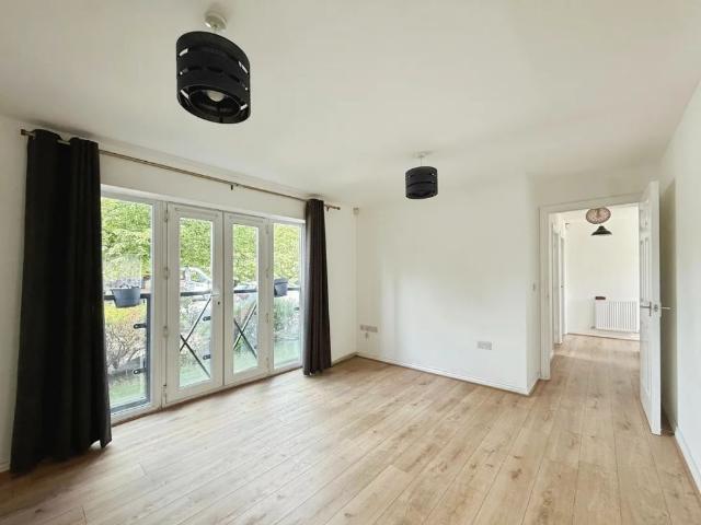 2 bedroom flat