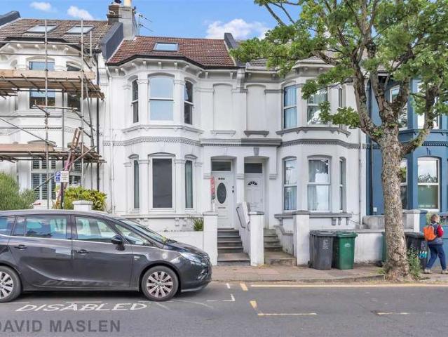 2 Bedroom Maisonette Flat